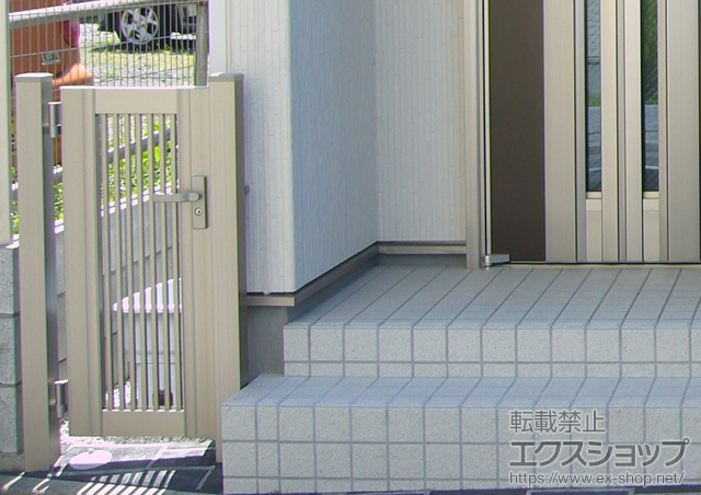 東京都江戸川区のLIXIL リクシル(TOEX)門扉施工例(プリレオR2型 片開き 柱仕様×2:8144483-3)