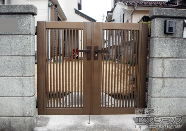 千葉県八街市のLIXIL リクシル(TOEX)門扉施工例(プリレオ R2型 両開き 柱使用:15070811-1)