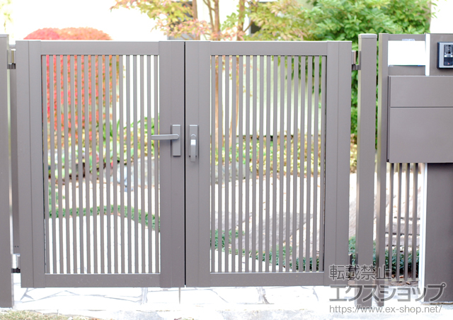 神奈川県横浜市のLIXIL リクシル(TOEX)門扉施工例(シャレオR2型 両開き 柱使用:18785319-2)