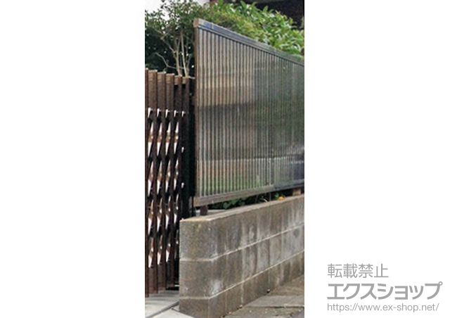 東京都町田市の四国化成フェンス・柵施工例(ルーバーフェンス 3型 自由支柱:22744225-2)