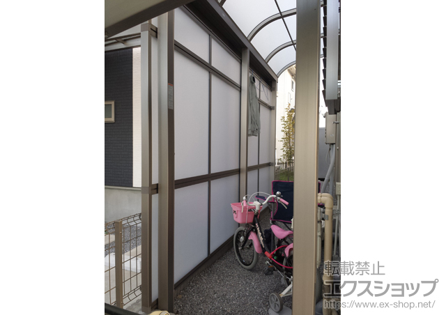 埼玉県越谷市のLIXIL リクシル(TOEX)ストックヤード施工例(サンクストックヤード パネルタイプ R型 積雪～20cm対応 ...