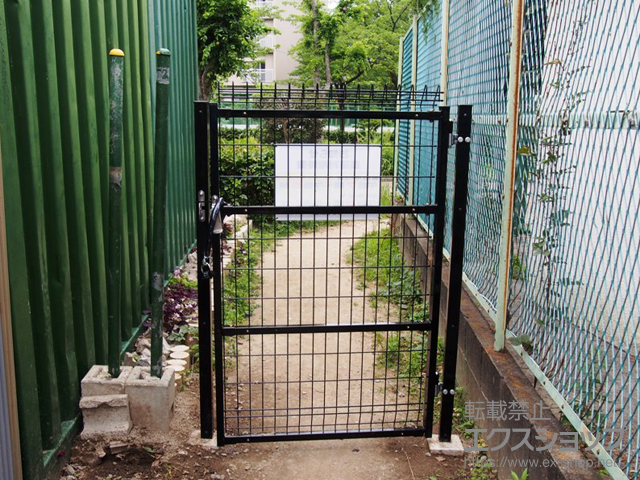 大阪府大阪市の積水樹脂(セキスイ)門扉施工例(メッシュフェンスG10 門扉 片開き 柱使用:32227933-1)