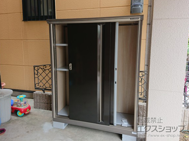 大阪府堺市のイナバ物置・屋外倉庫施工例(ナイソーシスター 1320×480×1603 KMW-135D-P:49960645-1)