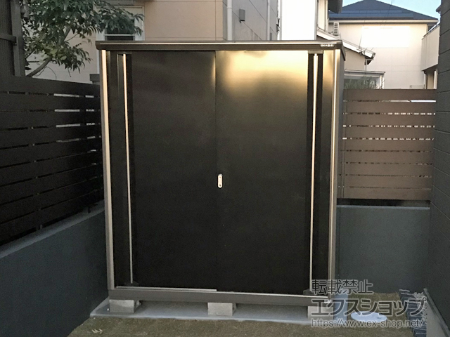 三重県四日市市のイナバ物置・屋外倉庫施工例(ナイソーシスター 1740×920×1903 KMW-179E:67318561-1)