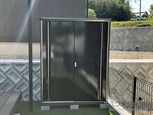 広島県三次市のイナバ物置・屋外倉庫施工例(ナイソーシスター 1520×720×1903（KMW-157E） KMW-157E:60144664-1)