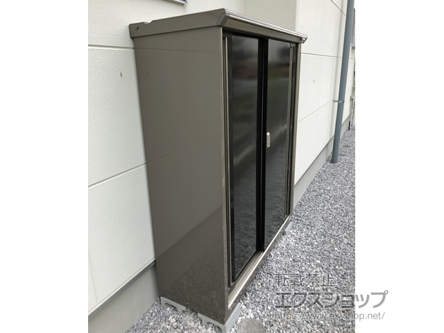 大阪府泉大津市のイナバ物置・屋外倉庫施工例(ナイソーシスター 1320×480×1603（KMW-135D-P） KMW-135D-P:60457965-1)