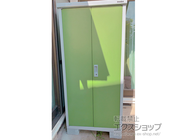 東京都調布市のイナバ物置・屋外倉庫施工例(アイビーストッカー 900×905×1903 BJX-099E-LG:70787973-1)