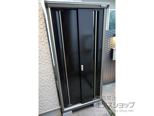 東京都目黒区のイナバ物置・屋外倉庫施工例(ナイソーシスター 900×580×1903 KMW-096E-P-CB:71719974-1)