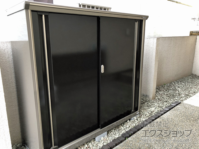 東京都練馬区のイナバ物置・屋外倉庫施工例(ナイソーシスター 1740×580×1603（KMW-176D-P） KMW-176D-P-CB:72123175-1)