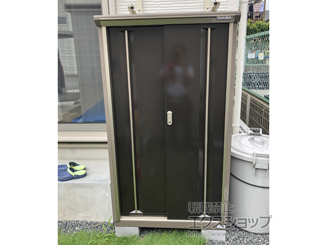 埼玉県吉川市のイナバ物置・屋外倉庫施工例(ナイソーシスター 900×580×1603（KMW-096D-P） KMW-096D-P-CB:75602977-1)