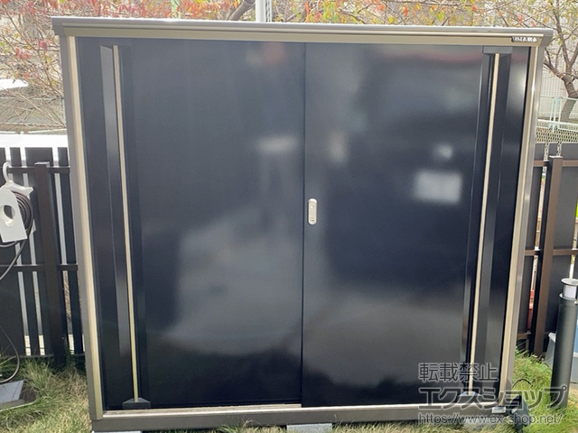 神奈川県川崎市のイナバ物置・屋外倉庫施工例(ナイソーシスター 1740×580×1603 KMW-176D-P-CB:97090099-1)